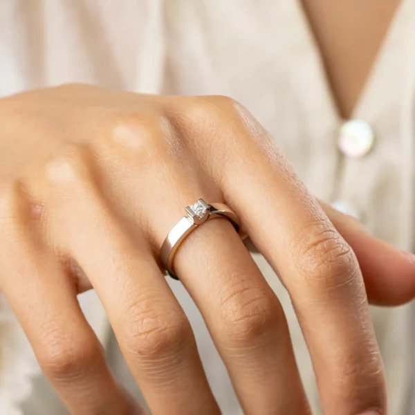 Witgouden verlovingsring met diamant - Cober Juwelier